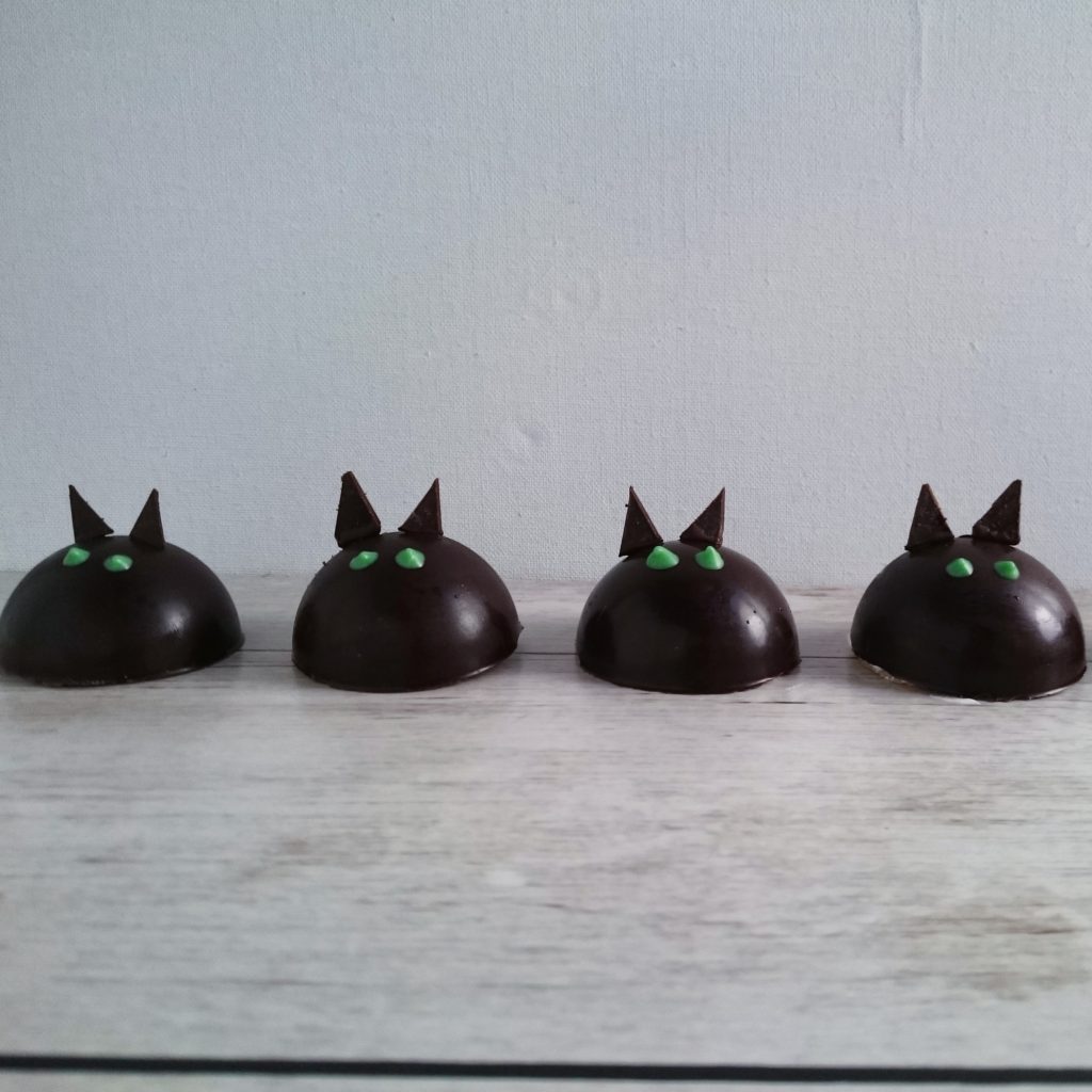 "Sorte Katte" - HuskDesserten